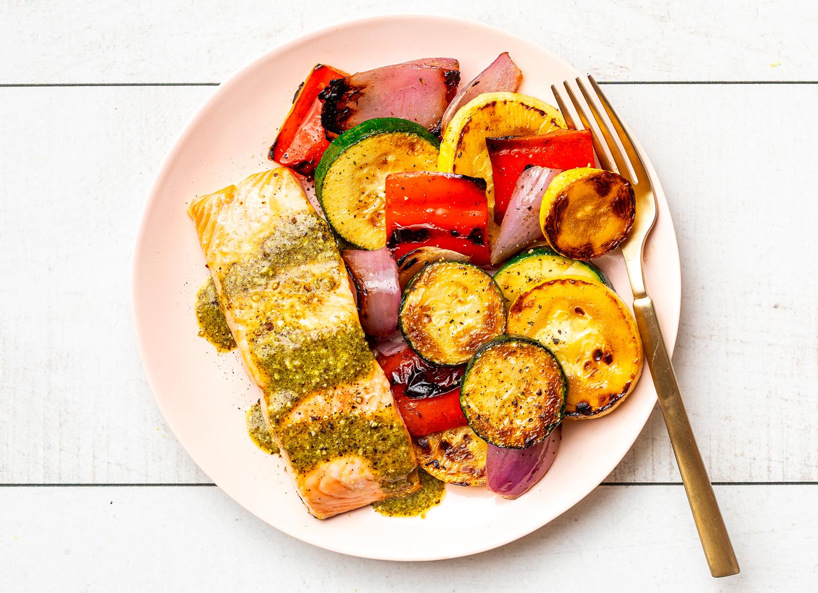 Pesto Baked Salmon + Veggies | Hungryroot