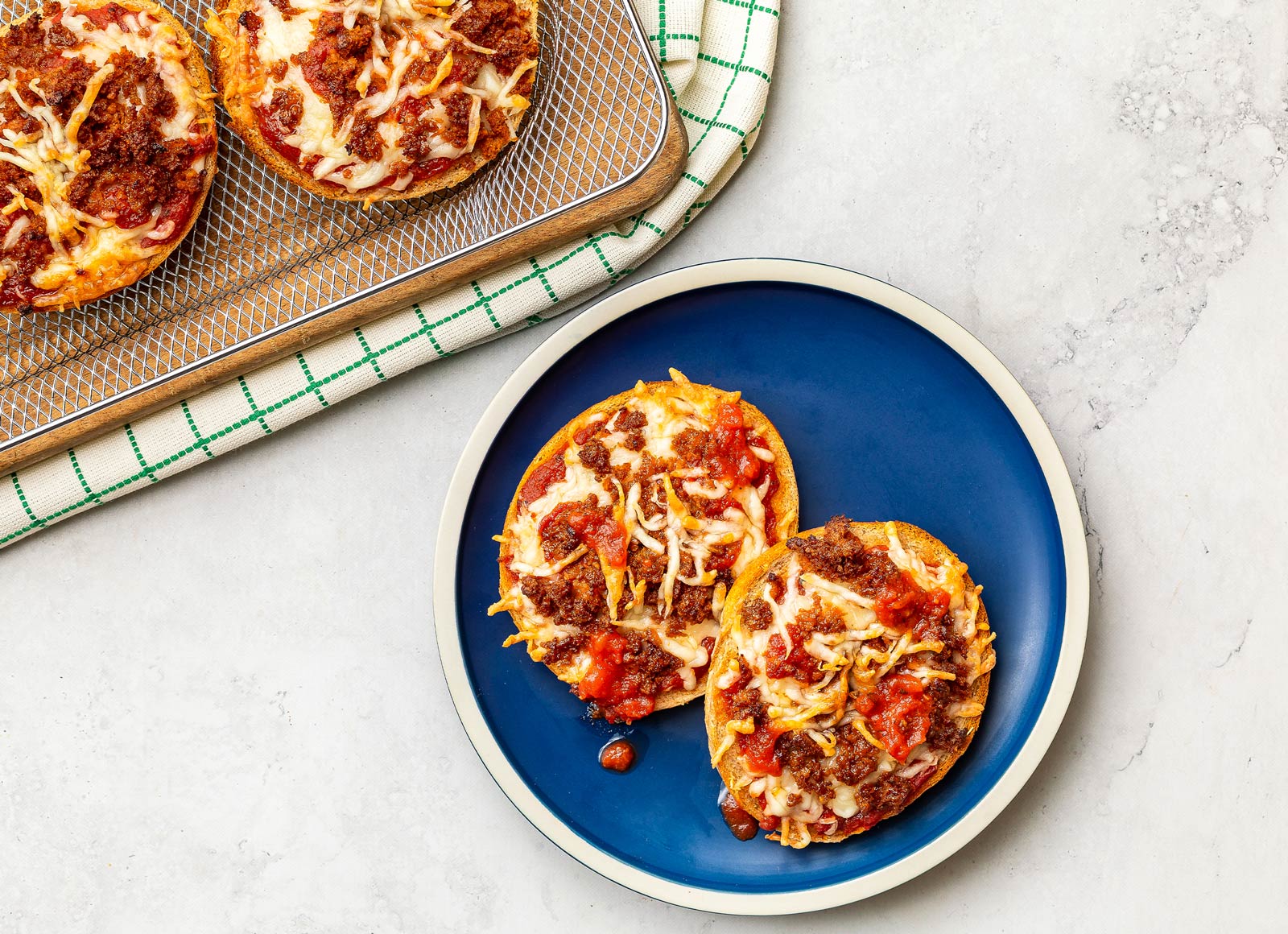 Air Fryer "Chorizo" Pizza Bagels | Hungryroot