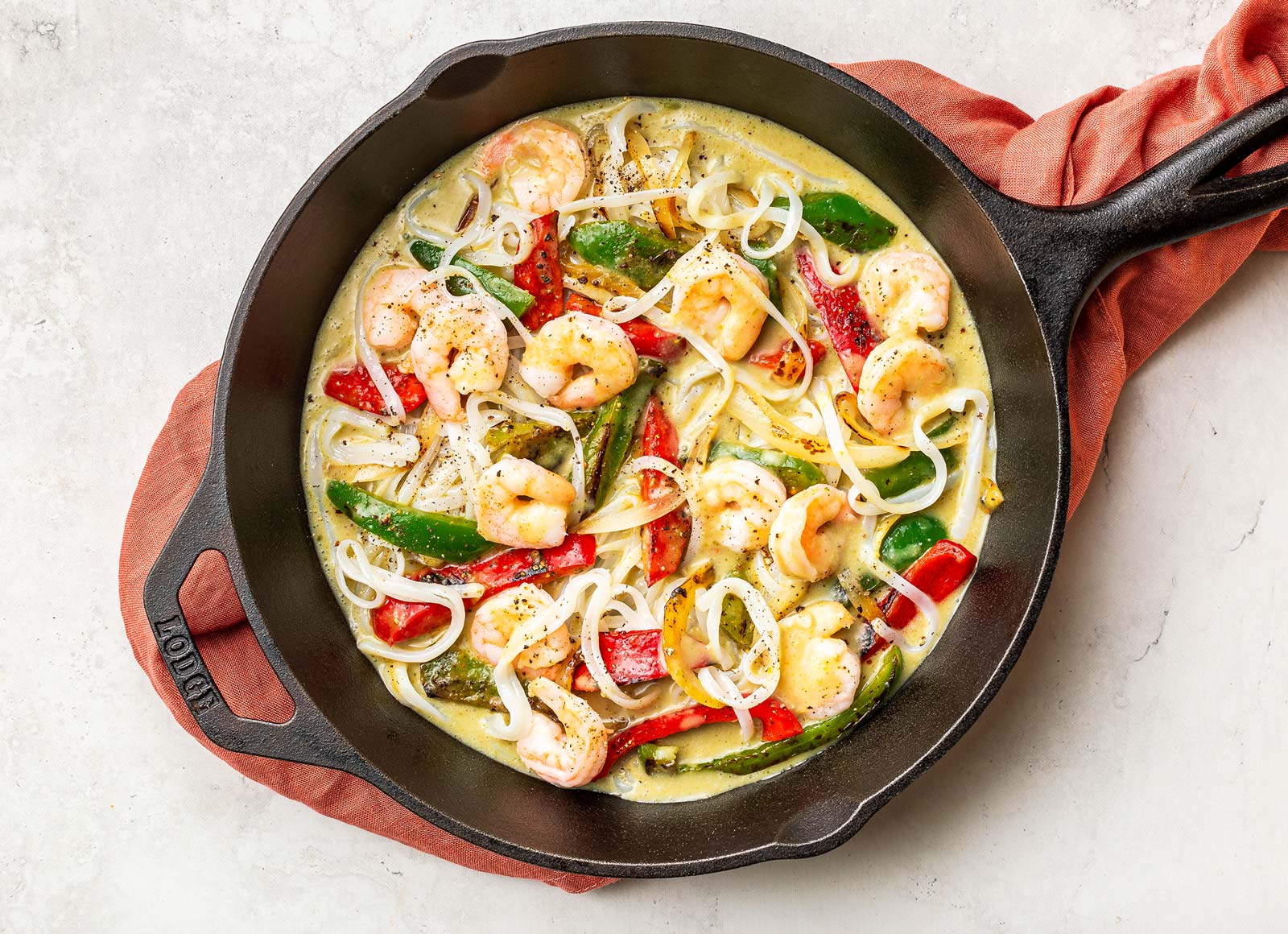 Green Curry Shrimp + Veggie Rice Noodles | Hungryroot